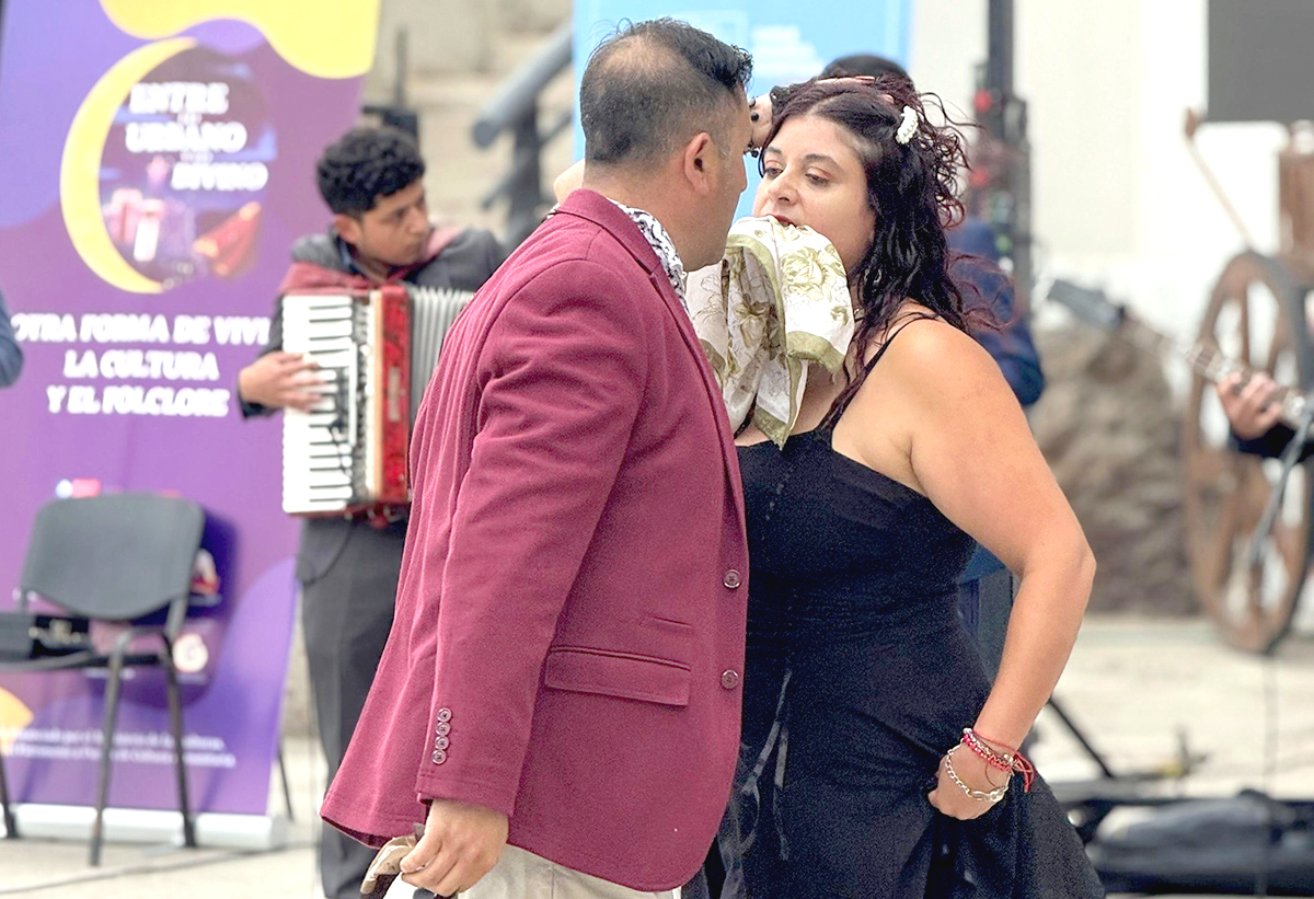 Cueca brava porteña hace historia - Web Diario La Región